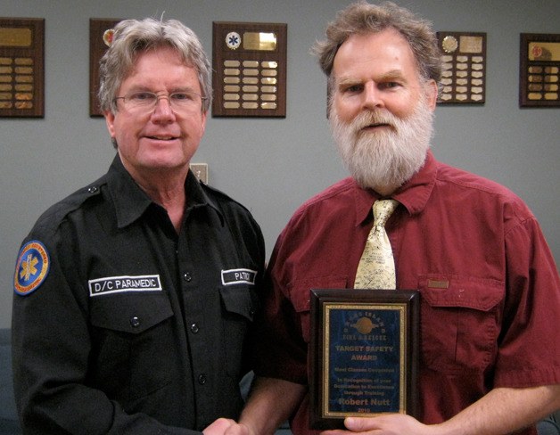 Fire captain Bob Nutt receives Target Safety Award | Islands' Sounder