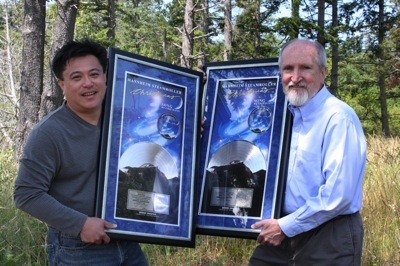 Orcas Islanders have song on platinum-selling album | Islands' Sounder