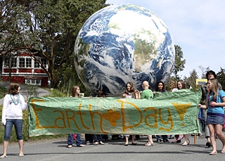 Earth Day parade | Islands' Sounder