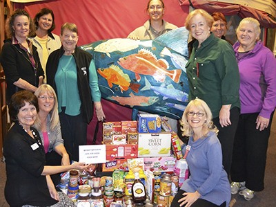 Weight Watchers donate 164 pounds to Food Bank | Islands' Sounder