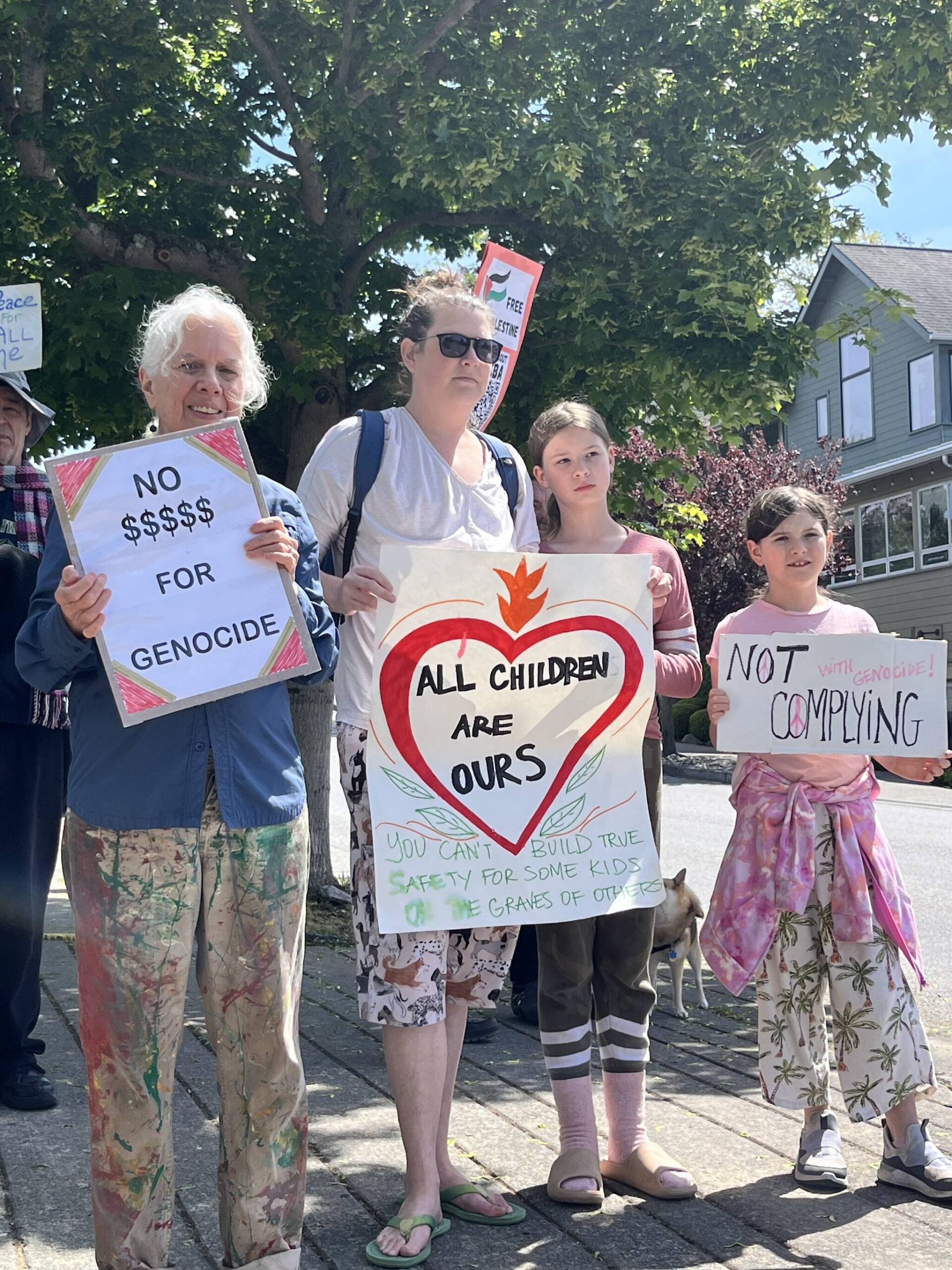 Students for Peace hold walk-out protest | Islands' Sounder